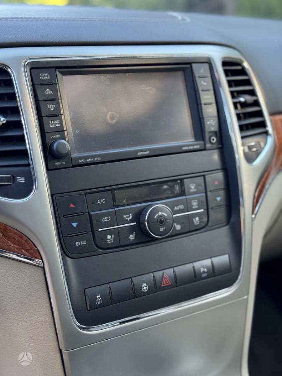 Zils Jeep Grand Cherokee 2011 Šalčininkai, ar dzinēja tilpumu 2.99 L un nobraukumu 301 tūkst. km par 5950 €, foto 13 vietnē AUTOMOTO.COM.LV