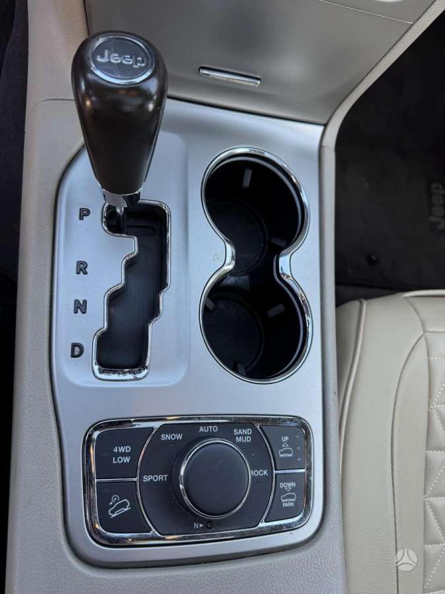 Zils Jeep Grand Cherokee 2011 Šalčininkai, ar dzinēja tilpumu 2.99 L un nobraukumu 301 tūkst. km par 5950 €, foto 18 vietnē AUTOMOTO.COM.LV