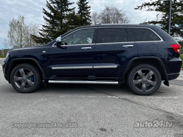Blue Jeep Grand Cherokee 2012 in Tallinn, with an engine capacity of 3.00 L and mileage of 286 thousand km for 9300 €, photo 1 on AUTOMOTO.COM.LV