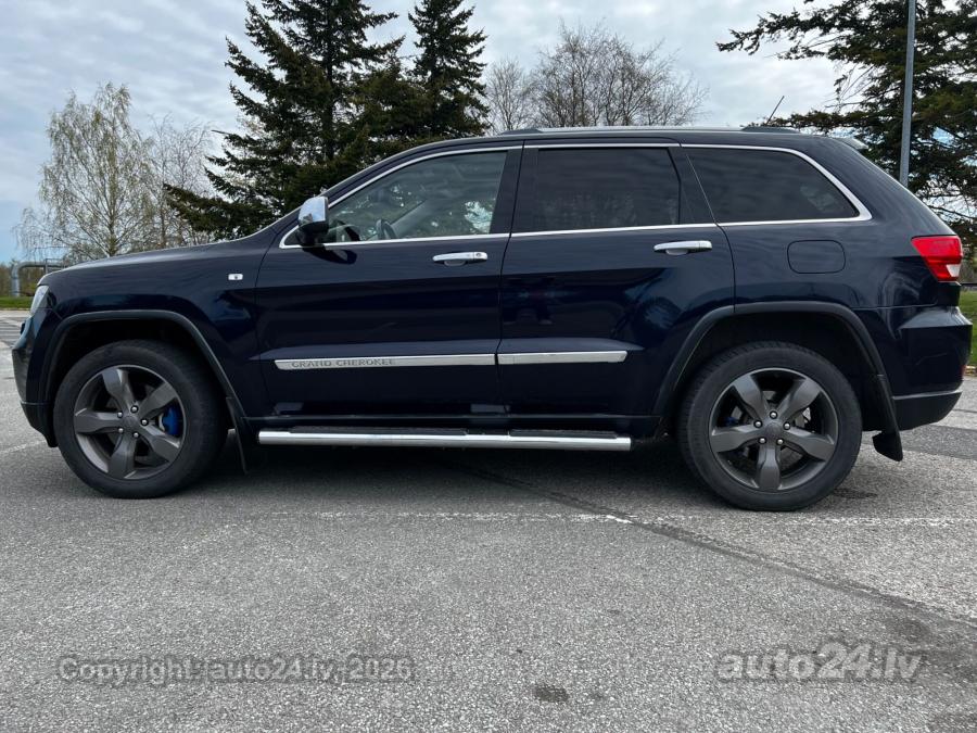 Blue Jeep Grand Cherokee 2012 in Tallinn, with an engine capacity of 3.00 L and mileage of 286 thousand km for 9300 €, photo 1 on AUTOMOTO.COM.LV
