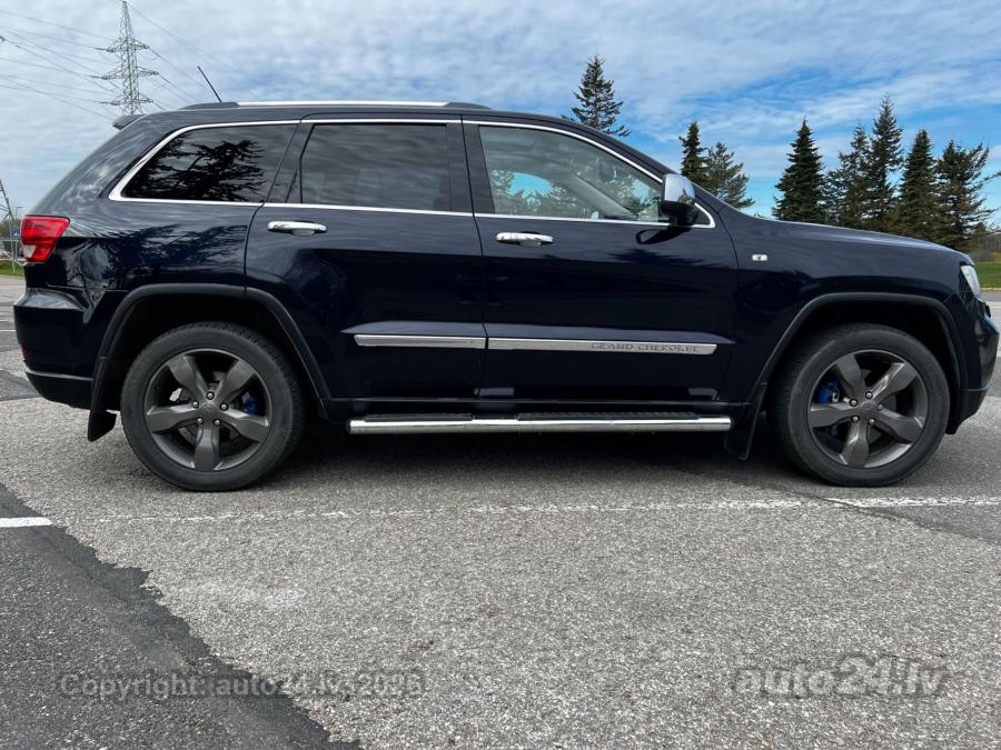 Blue Jeep Grand Cherokee 2012 in Tallinn, with an engine capacity of 3.00 L and mileage of 286 thousand km for 9300 €, photo 3 on AUTOMOTO.COM.LV