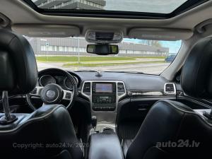 Blue Jeep Grand Cherokee 2012 in Tallinn, with an engine capacity of 3.00 L and mileage of 286 thousand km for 9300 €, photo 9 on AUTOMOTO.COM.LV