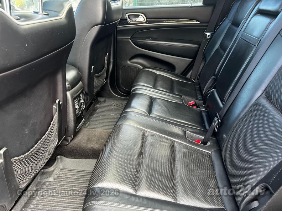 Blue Jeep Grand Cherokee 2012 in Tallinn, with an engine capacity of 3.00 L and mileage of 286 thousand km for 9300 €, photo 15 on AUTOMOTO.COM.LV