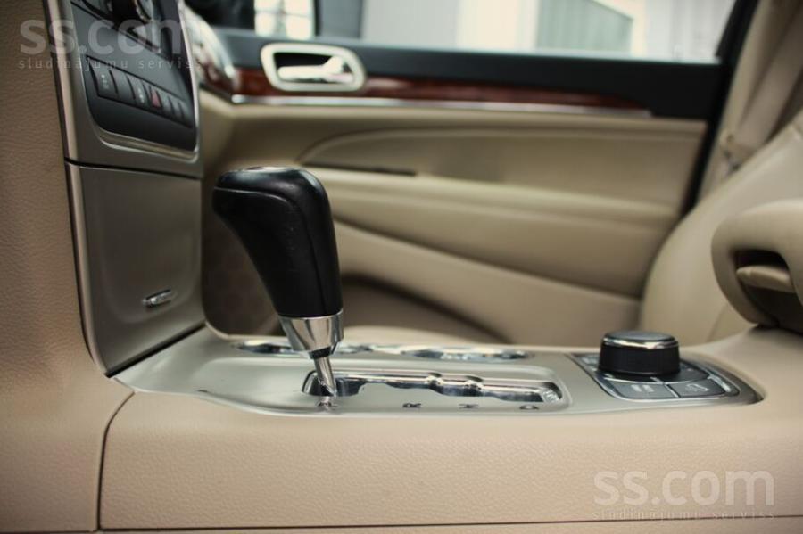 Zils Jeep Grand Cherokee 2012 Rīga, ar dzinēja tilpumu 3.60 L un nobraukumu 0 tūkst. km par 8450 €, foto 18 vietnē AUTOMOTO.COM.LV