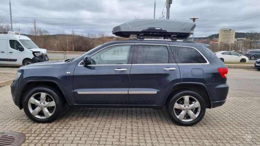 Blue Jeep Grand Cherokee 2012 in Vilnius, with an engine capacity of 3.60 L and mileage of 167 thousand km for 11750 €, photo 3 on AUTOMOTO.COM.LV