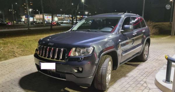 Blue Jeep Grand Cherokee 2012 in Vilnius, with an engine capacity of 3.60 L and mileage of 167 thousand km for 11750 €, photo 3 on AUTOMOTO.COM.LV