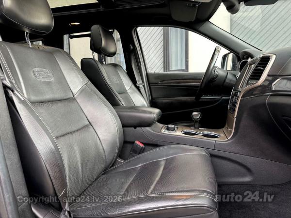 Blue Jeep Grand Cherokee 2013 in Tartu, with an engine capacity of 3.00 L and mileage of 270 thousand km for 11990 €, photo 9 on AUTOMOTO.COM.LV