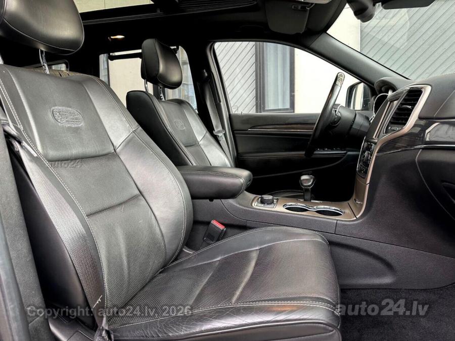 Zils Jeep Grand Cherokee 2013 Tartu, ar dzinēja tilpumu 3.00 L un nobraukumu 270 tūkst. km par 11990 €, foto 9 vietnē AUTOMOTO.COM.LV