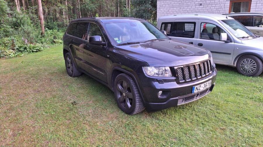 Zils Jeep Grand Cherokee 2013 Rīga, ar dzinēja tilpumu 3.00 L un nobraukumu 172 tūkst. km par 7000 €, foto 2 vietnē AUTOMOTO.COM.LV