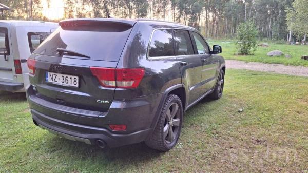 Zils Jeep Grand Cherokee 2013 Rīga, ar dzinēja tilpumu 3.00 L un nobraukumu 172 tūkst. km par 7000 €, foto 3 vietnē AUTOMOTO.COM.LV