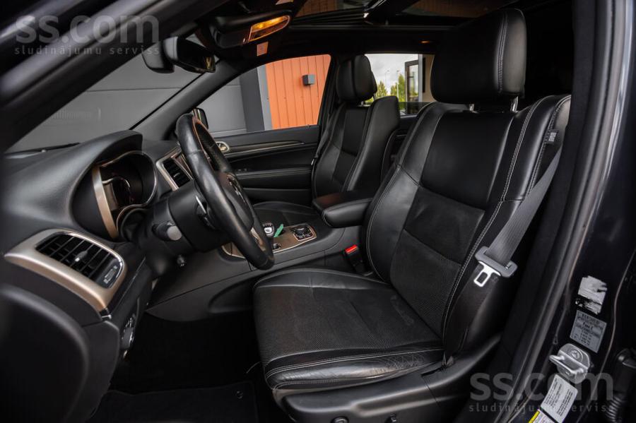 Blue Jeep Grand Cherokee 2013 in Jelgava, with an engine capacity of 3.00 L and mileage of 0 thousand km for 12200 €, photo 8 on AUTOMOTO.COM.LV