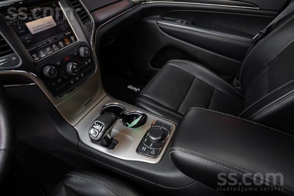Zils Jeep Grand Cherokee 2013 Jelgava, ar dzinēja tilpumu 3.00 L un nobraukumu 0 tūkst. km par 12200 €, foto 8 vietnē AUTOMOTO.COM.LV