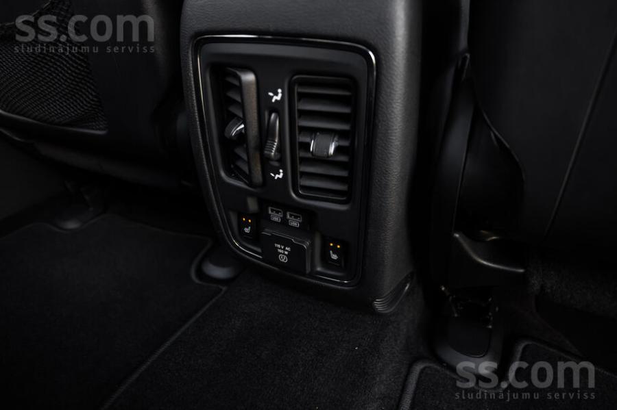 Blue Jeep Grand Cherokee 2013 in Jelgava, with an engine capacity of 3.00 L and mileage of 0 thousand km for 12200 €, photo 17 on AUTOMOTO.COM.LV