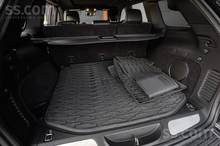 Blue Jeep Grand Cherokee 2013 in Jelgava, with an engine capacity of 3.00 L and mileage of 0 thousand km for 12200 €, photo 19 on AUTOMOTO.COM.LV
