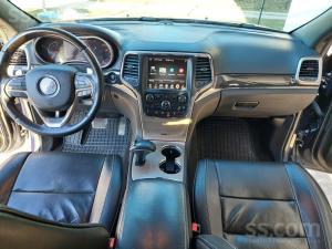 Blue Jeep Grand Cherokee 2014 in Jelgava, with an engine capacity of 3.00 L and mileage of 143 thousand km for 12000 €, photo 11 on AUTOMOTO.COM.LV