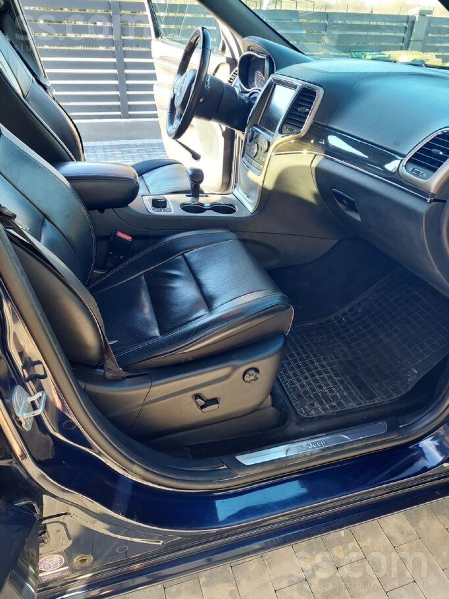 Blue Jeep Grand Cherokee 2014 in Jelgava, with an engine capacity of 3.00 L and mileage of 143 thousand km for 12000 €, photo 15 on AUTOMOTO.COM.LV