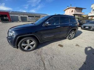 Blue Jeep Grand Cherokee 2014 in Siauliai, with an engine capacity of 2.99 L and mileage of 238 thousand km for 8700 €, photo 4 on AUTOMOTO.COM.LV