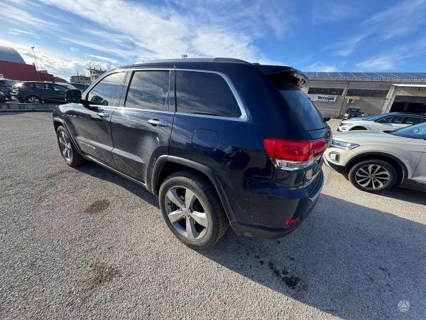 Blue Jeep Grand Cherokee 2014 in Siauliai, with an engine capacity of 2.99 L and mileage of 238 thousand km for 8700 €, photo 4 on AUTOMOTO.COM.LV