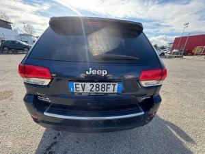 Blue Jeep Grand Cherokee 2014 in Siauliai, with an engine capacity of 2.99 L and mileage of 238 thousand km for 8700 €, photo 7 on AUTOMOTO.COM.LV