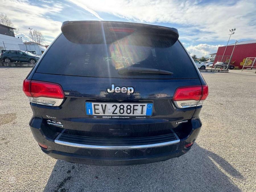 Blue Jeep Grand Cherokee 2014 in Siauliai, with an engine capacity of 2.99 L and mileage of 238 thousand km for 8700 €, photo 7 on AUTOMOTO.COM.LV