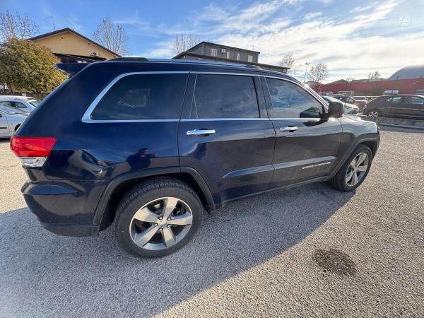 Blue Jeep Grand Cherokee 2014 in Siauliai, with an engine capacity of 2.99 L and mileage of 238 thousand km for 8700 €, photo 7 on AUTOMOTO.COM.LV