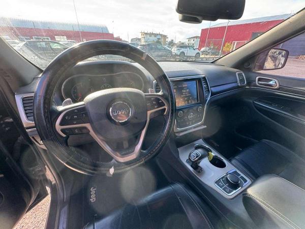 Blue Jeep Grand Cherokee 2014 in Siauliai, with an engine capacity of 2.99 L and mileage of 238 thousand km for 8700 €, photo 9 on AUTOMOTO.COM.LV
