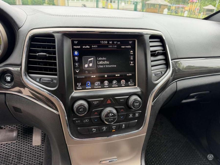 Zils Jeep Grand Cherokee 2014 Viļņa, ar dzinēja tilpumu 3.60 L un nobraukumu 172 tūkst. km par 14500 €, foto 22 vietnē AUTOMOTO.COM.LV