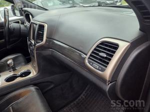 Zils Jeep Grand Cherokee 2014 Jelgava, ar dzinēja tilpumu 3.00 L un nobraukumu 0 tūkst. km par 11600 €, foto 17 vietnē AUTOMOTO.COM.LV