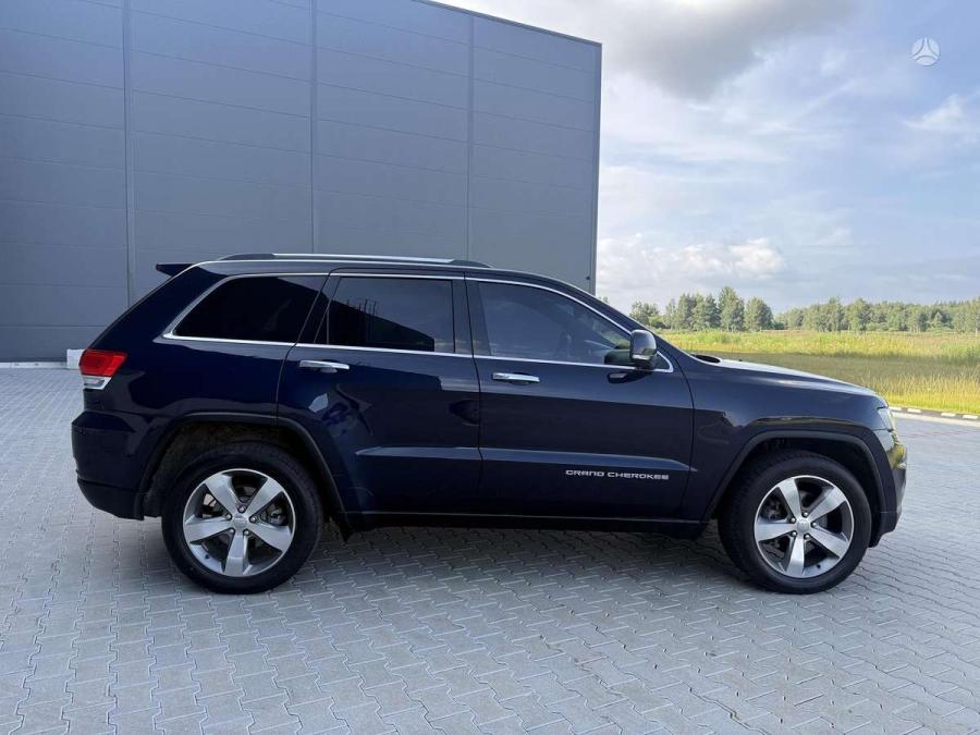 Blue Jeep Grand Cherokee 2014 in Siauliai, with an engine capacity of 2.99 L and mileage of 238 thousand km for 9200 €, photo 5 on AUTOMOTO.COM.LV