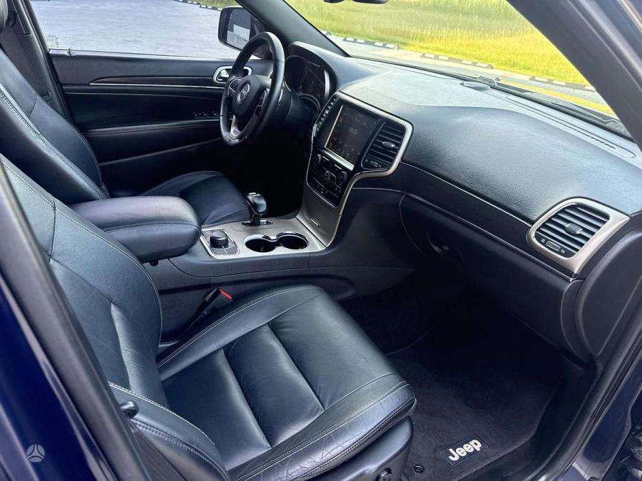 Blue Jeep Grand Cherokee 2014 in Siauliai, with an engine capacity of 2.99 L and mileage of 238 thousand km for 9200 €, photo 10 on AUTOMOTO.COM.LV
