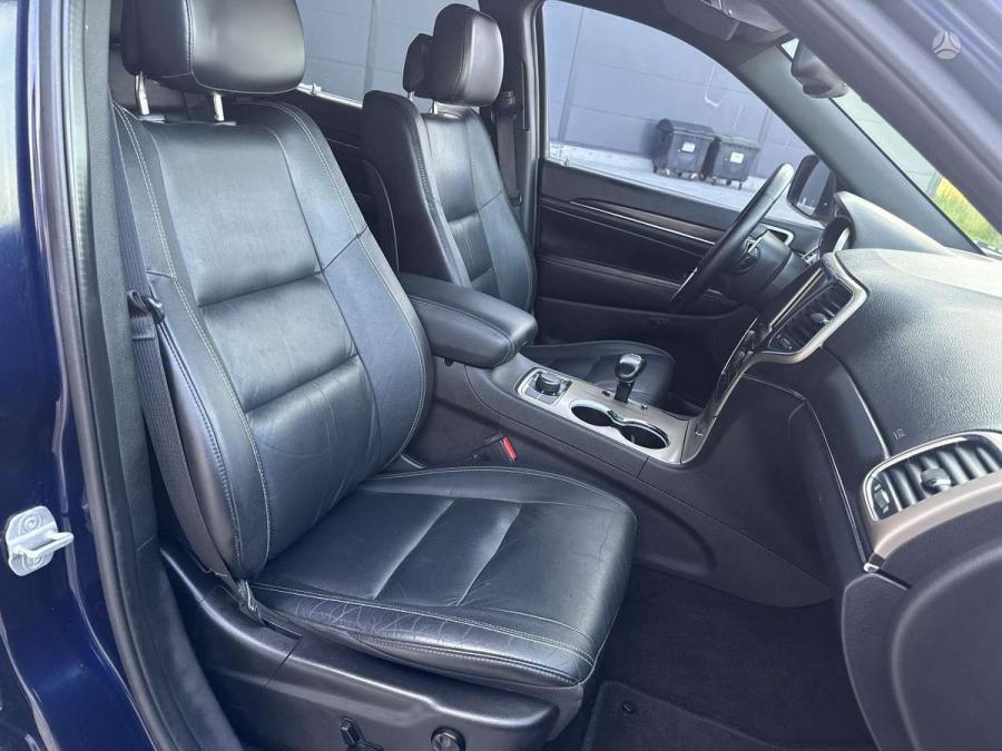Blue Jeep Grand Cherokee 2014 in Siauliai, with an engine capacity of 2.99 L and mileage of 238 thousand km for 9200 €, photo 11 on AUTOMOTO.COM.LV