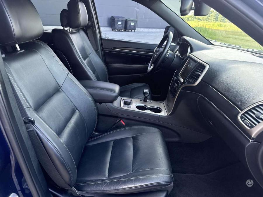Blue Jeep Grand Cherokee 2014 in Siauliai, with an engine capacity of 2.99 L and mileage of 238 thousand km for 9200 €, photo 26 on AUTOMOTO.COM.LV