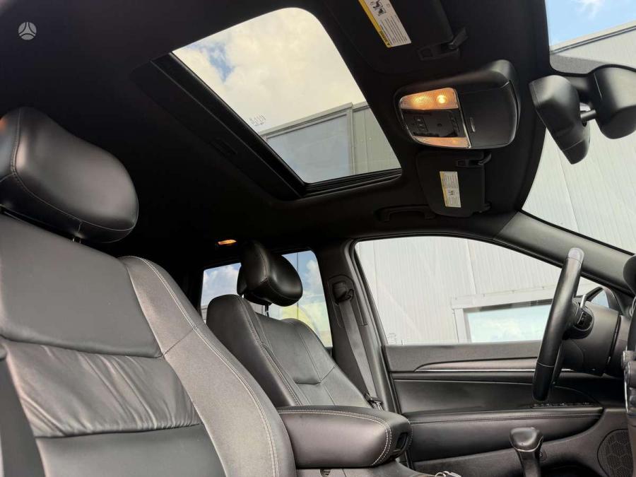 Zils Jeep Grand Cherokee 2015 Šauļi, ar dzinēja tilpumu 3.60 L un nobraukumu 180 tūkst. km par 9900 €, foto 16 vietnē AUTOMOTO.COM.LV