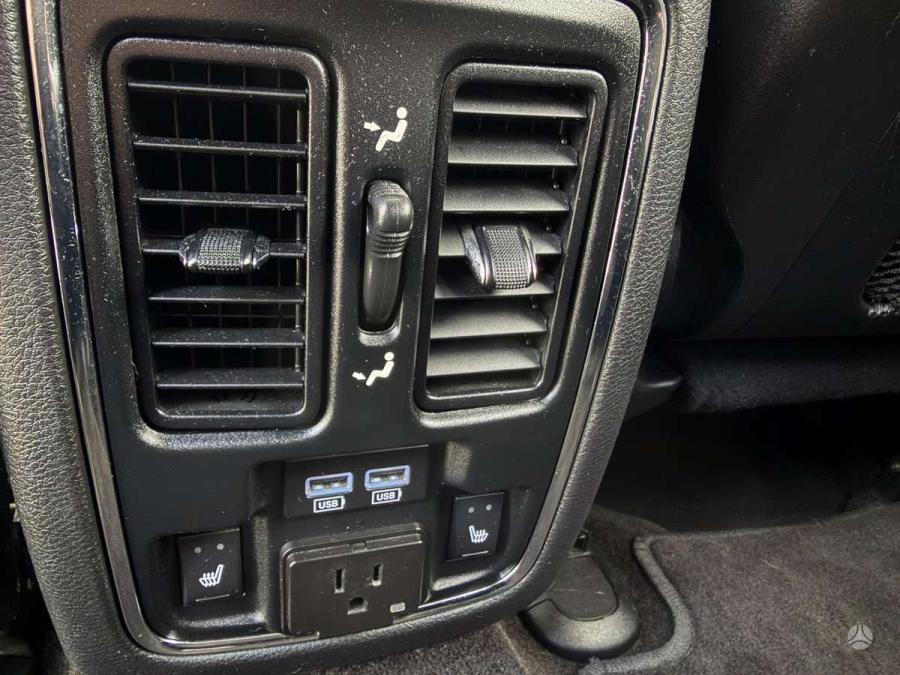 Zils Jeep Grand Cherokee 2015 Šauļi, ar dzinēja tilpumu 3.60 L un nobraukumu 180 tūkst. km par 9900 €, foto 22 vietnē AUTOMOTO.COM.LV