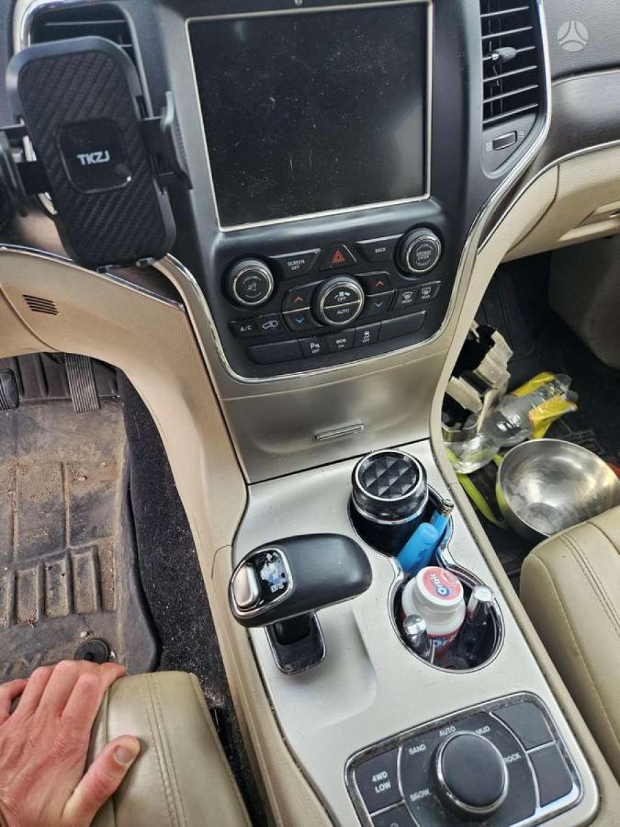 Zils Jeep Grand Cherokee 2015 Utena, ar dzinēja tilpumu 2.99 L un nobraukumu 351 tūkst. km par 8999 €, foto 9 vietnē AUTOMOTO.COM.LV