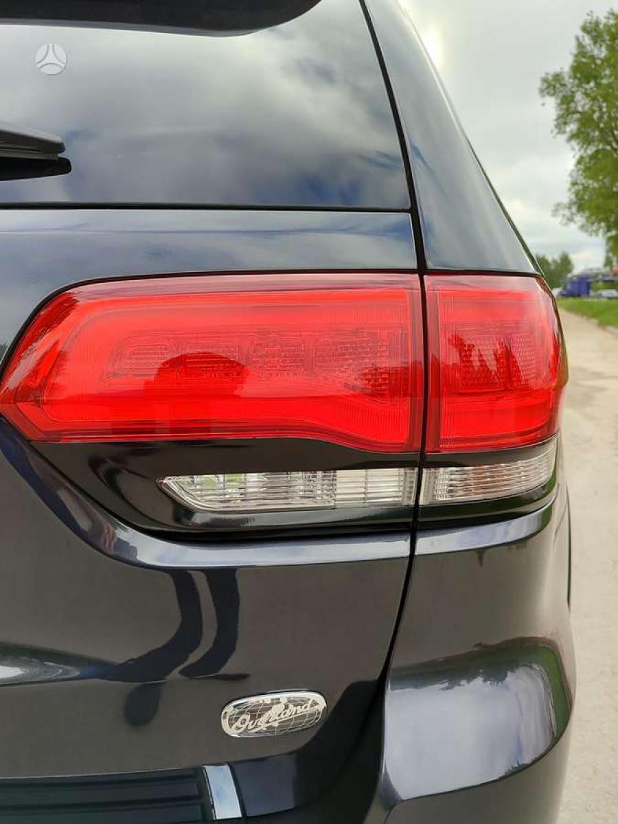 Blue Jeep Grand Cherokee 2015 in Taurage, with an engine capacity of 2.99 L and mileage of 197 thousand km for 10900 €, photo 10 on AUTOMOTO.COM.LV