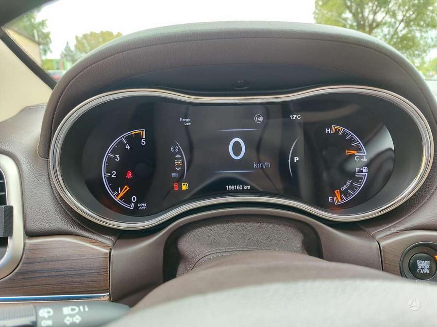 Blue Jeep Grand Cherokee 2015 in Taurage, with an engine capacity of 2.99 L and mileage of 197 thousand km for 10900 €, photo 15 on AUTOMOTO.COM.LV