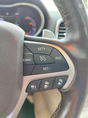 Blue Jeep Grand Cherokee 2015 in Taurage, with an engine capacity of 2.99 L and mileage of 197 thousand km for 10900 €, photo 16 on AUTOMOTO.COM.LV