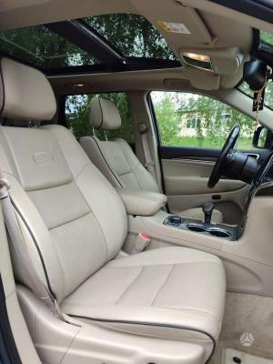 Blue Jeep Grand Cherokee 2015 in Taurage, with an engine capacity of 2.99 L and mileage of 197 thousand km for 10900 €, photo 28 on AUTOMOTO.COM.LV