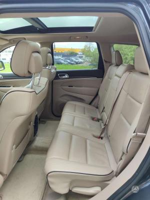Blue Jeep Grand Cherokee 2015 in Taurage, with an engine capacity of 2.99 L and mileage of 197 thousand km for 10900 €, photo 32 on AUTOMOTO.COM.LV