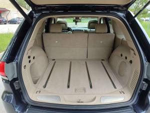 Blue Jeep Grand Cherokee 2015 in Taurage, with an engine capacity of 2.99 L and mileage of 197 thousand km for 10900 €, photo 34 on AUTOMOTO.COM.LV