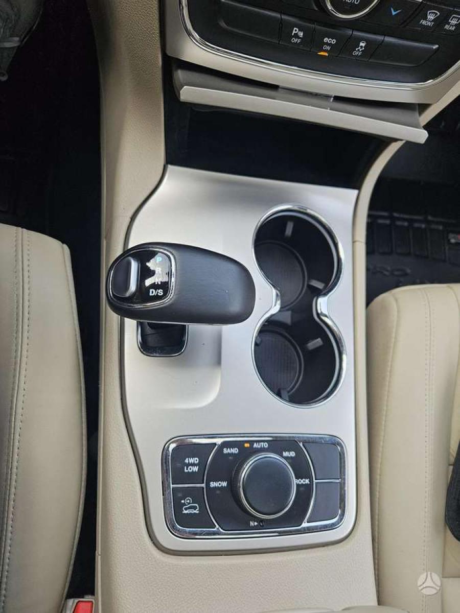 Zils Jeep Grand Cherokee 2015 Utena, ar dzinēja tilpumu 2.99 L un nobraukumu 320 tūkst. km par 9999 €, foto 13 vietnē AUTOMOTO.COM.LV