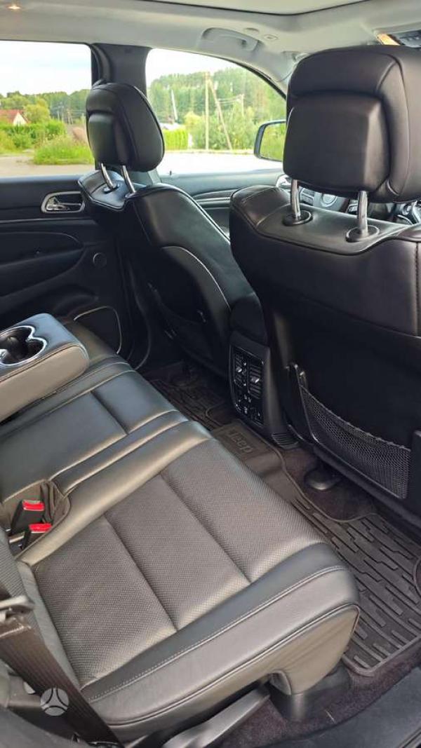 Blue Jeep Grand Cherokee 2017 in Akmene, with an engine capacity of 3.60 L and mileage of 79 thousand km for 20500 €, photo 11 on AUTOMOTO.COM.LV