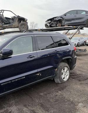 Blue Jeep Grand Cherokee 2017 in Vilnius, with an engine capacity of 3.60 L and mileage of 293 thousand km for 10700 €, photo 18 on AUTOMOTO.COM.LV
