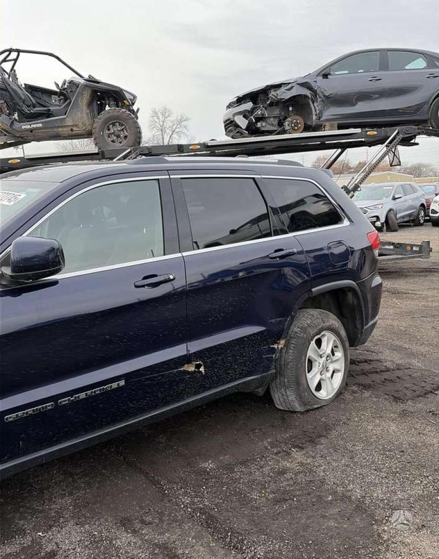 Blue Jeep Grand Cherokee 2017 in Vilnius, with an engine capacity of 3.60 L and mileage of 293 thousand km for 10700 €, photo 18 on AUTOMOTO.COM.LV