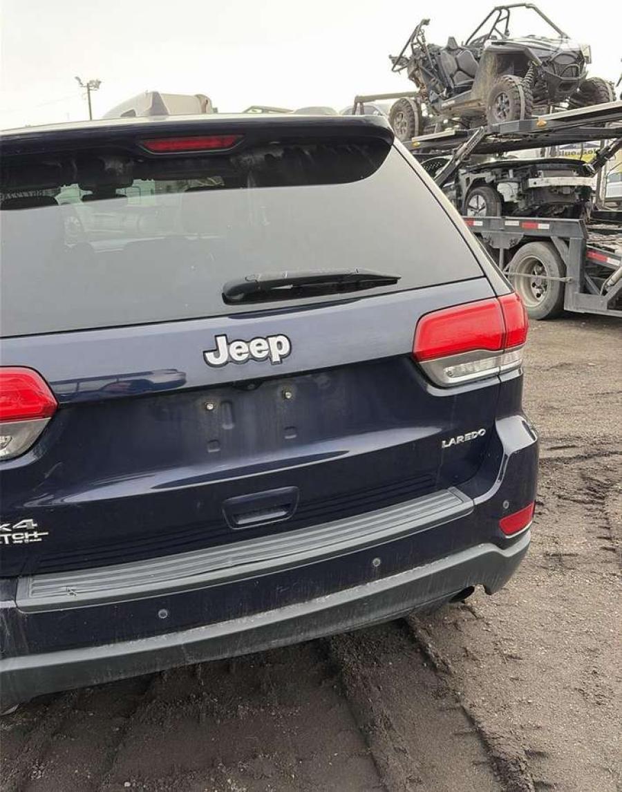 Blue Jeep Grand Cherokee 2017 in Vilnius, with an engine capacity of 3.60 L and mileage of 293 thousand km for 10700 €, photo 19 on AUTOMOTO.COM.LV