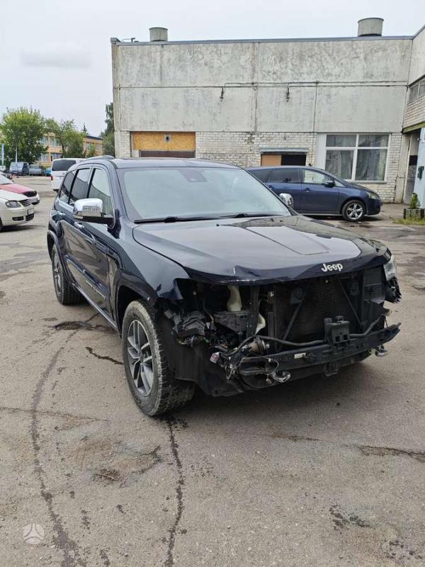 Zils Jeep Grand Cherokee 2017 Kauņa, ar dzinēja tilpumu 5.65 L un nobraukumu 226 tūkst. km par 10800 €, foto 2 vietnē AUTOMOTO.COM.LV
