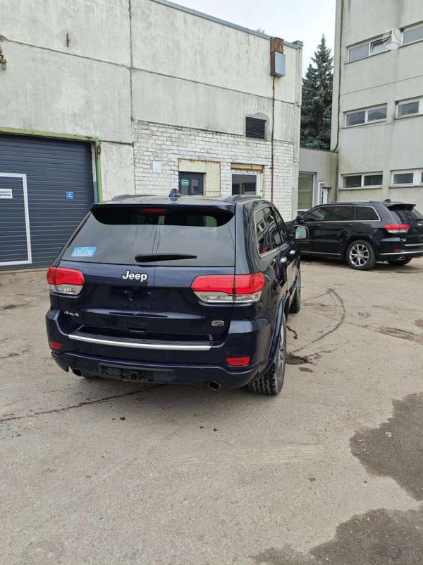 Zils Jeep Grand Cherokee 2017 Kauņa, ar dzinēja tilpumu 5.65 L un nobraukumu 226 tūkst. km par 10800 €, foto 3 vietnē AUTOMOTO.COM.LV