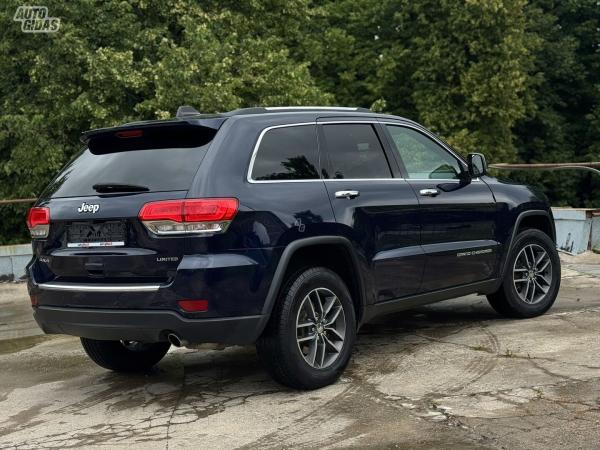 Blue Jeep Grand Cherokee 2017 in Vilnius, with an engine capacity of 3.60 L and mileage of 181 thousand km for 15900 €, photo 2 on AUTOMOTO.COM.LV