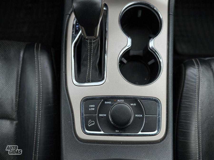 Zils Jeep Grand Cherokee 2017 Viļņa, ar dzinēja tilpumu 3.60 L un nobraukumu 181 tūkst. km par 15900 €, foto 7 vietnē AUTOMOTO.COM.LV